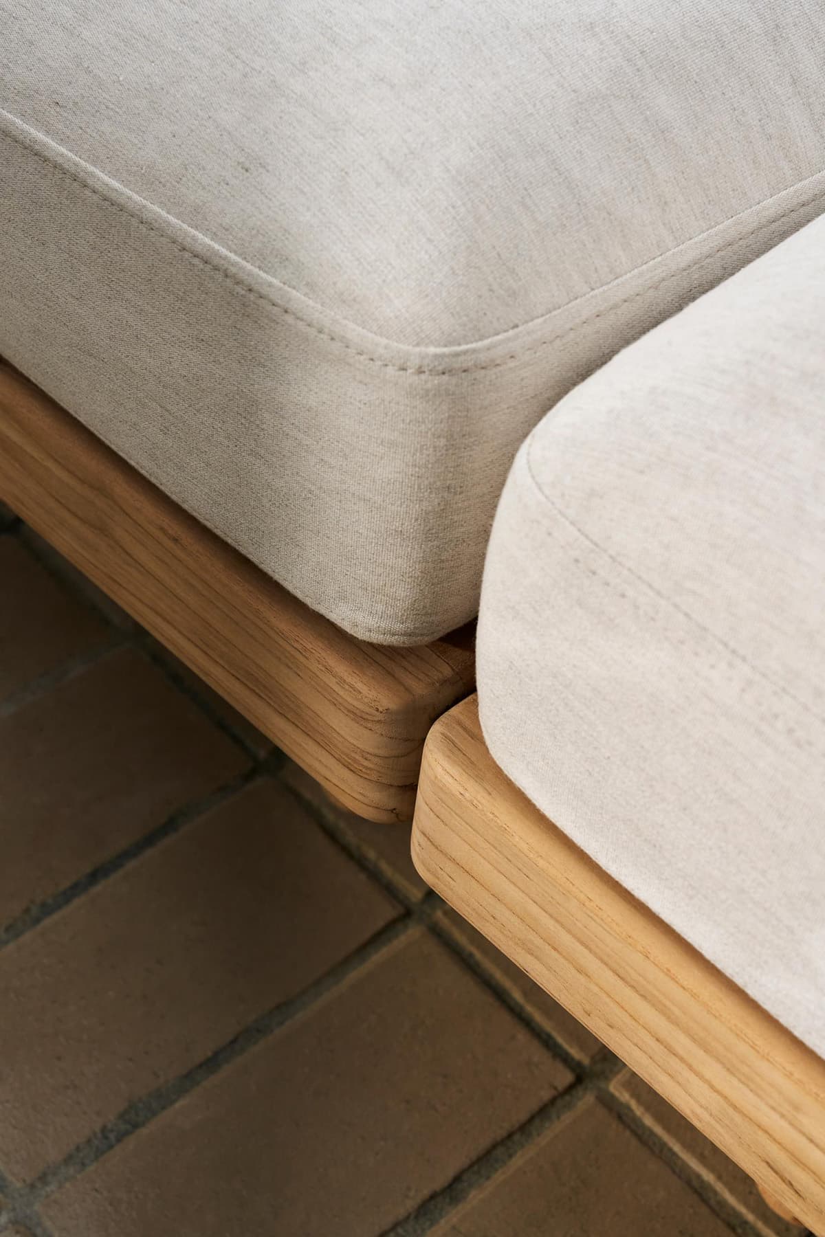 The Embrace Outdoor Lounge Series design by EOOS – Carl Hansen & Søn ...