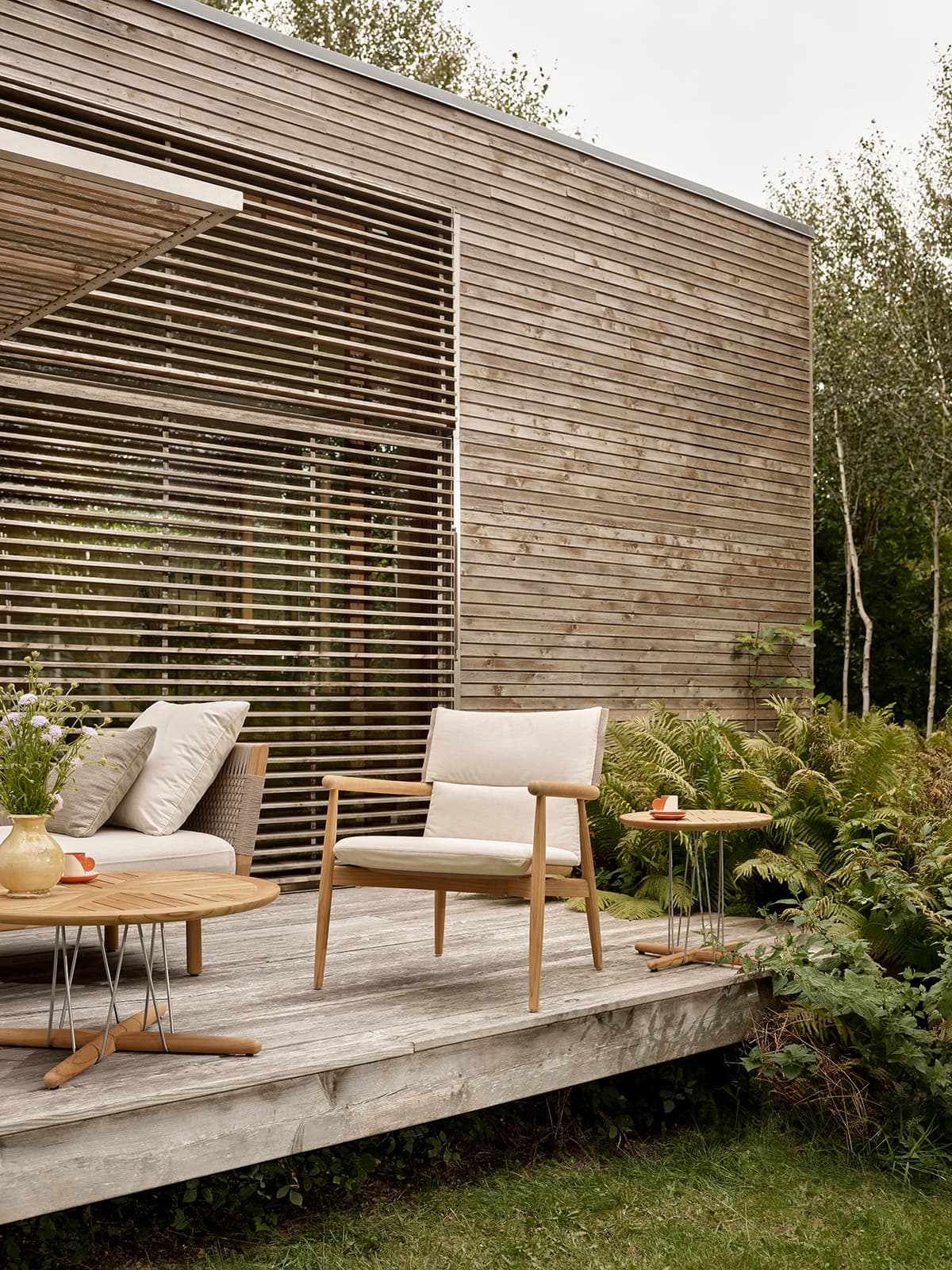 The Embrace Outdoor Series, designed by EOOS expands for Carl Hansen ...